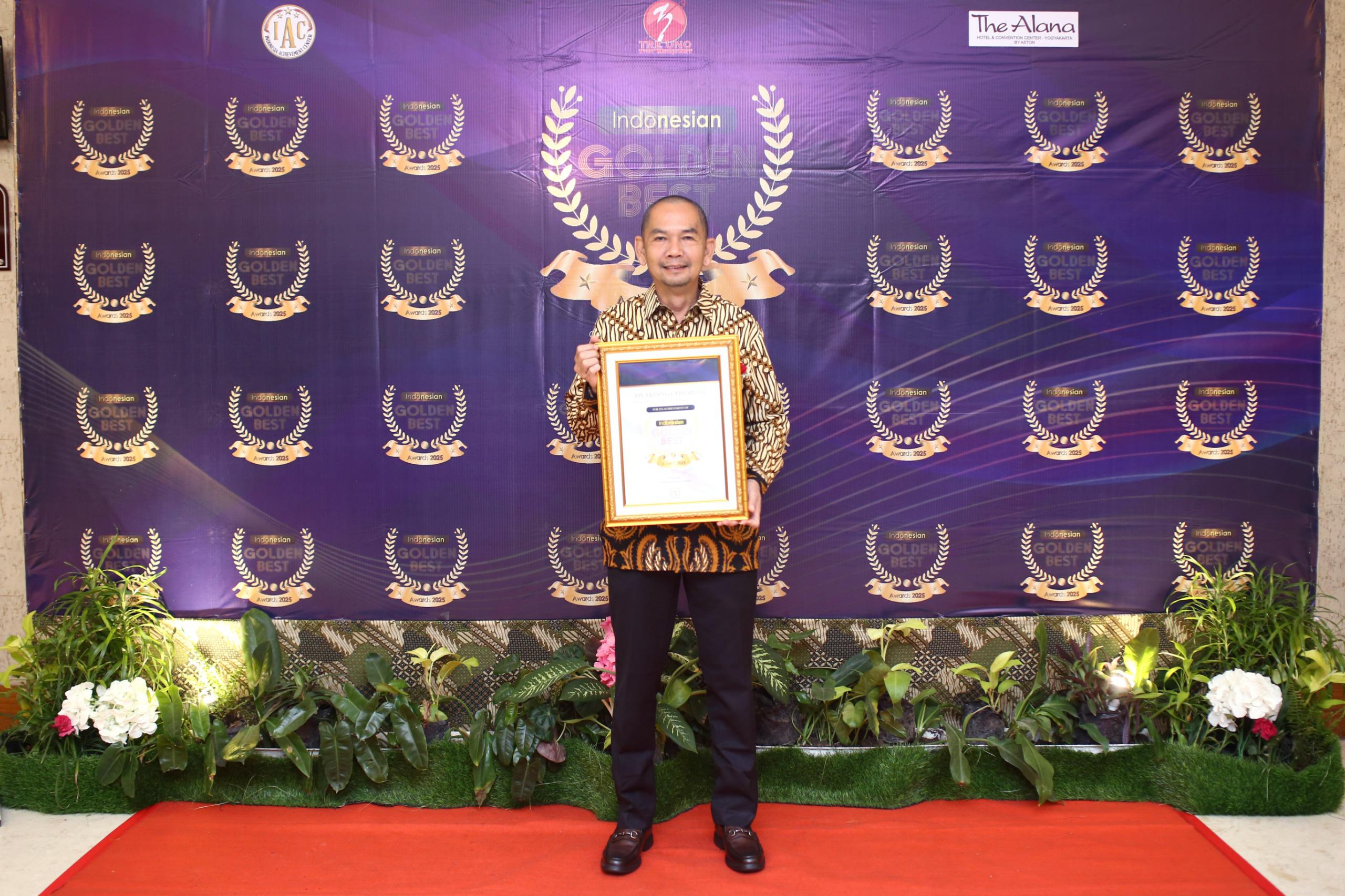 penghargaan “The Most Trusted Company in Service Excellent of The Year ...